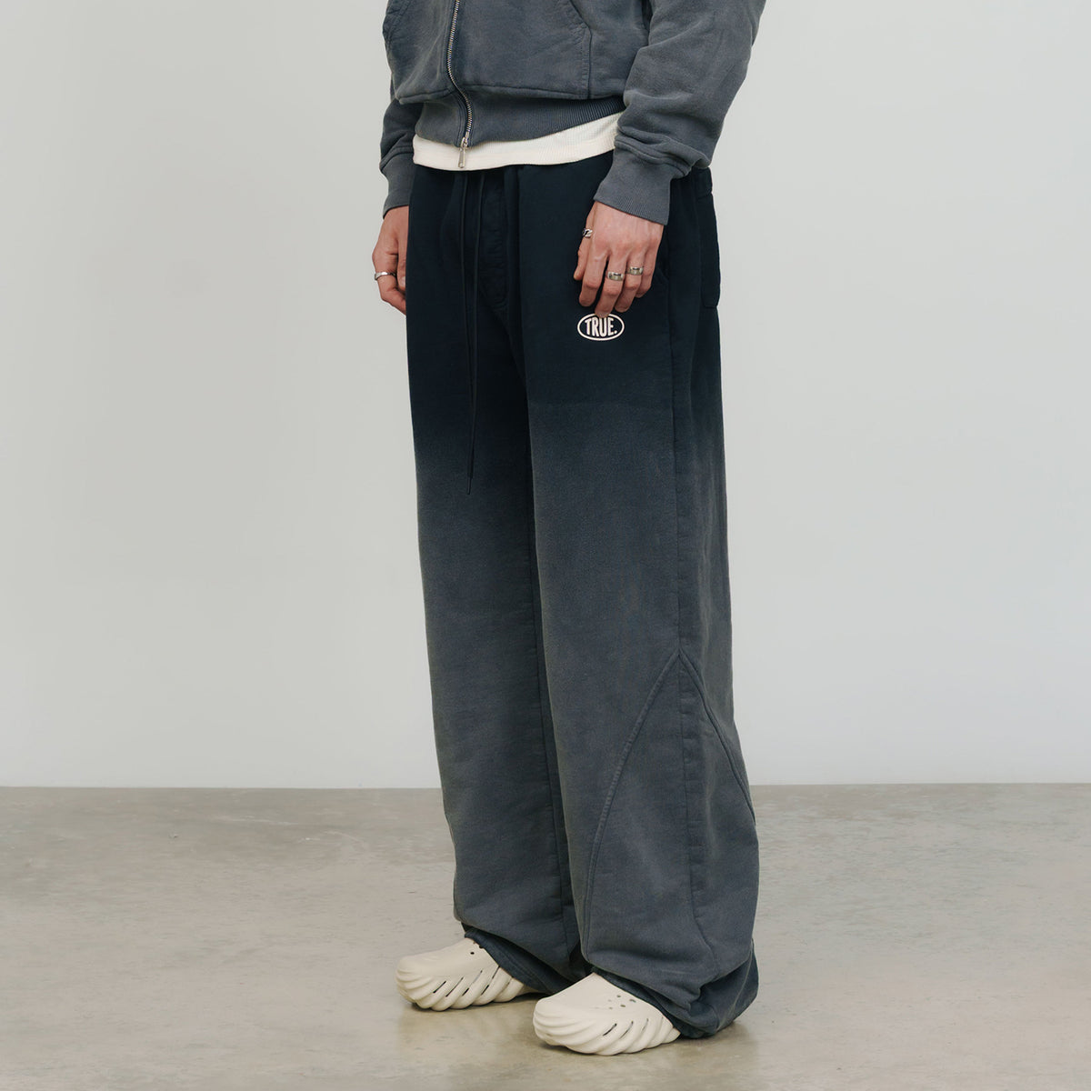 Midnight Dust Sweatpants - Black– TRUE.