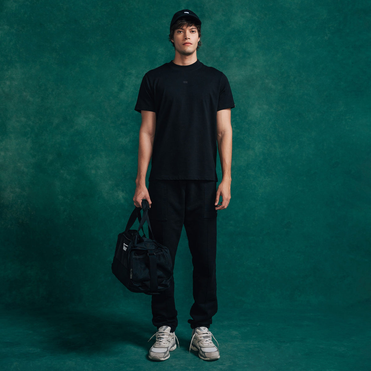 Camiseta Clásica Logo Negro - Negra– TRUE.